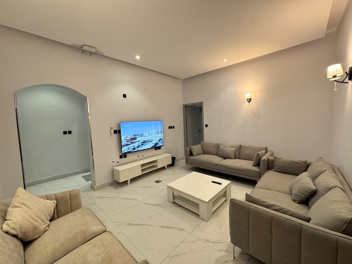 Large 4br Apt | 6 Min To Masjid Nabawi | 9 Pax - Medina