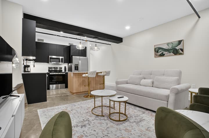 Urban | Stylish 1br | Fast Wifi & Full Kitchen - Tulsa, OK
