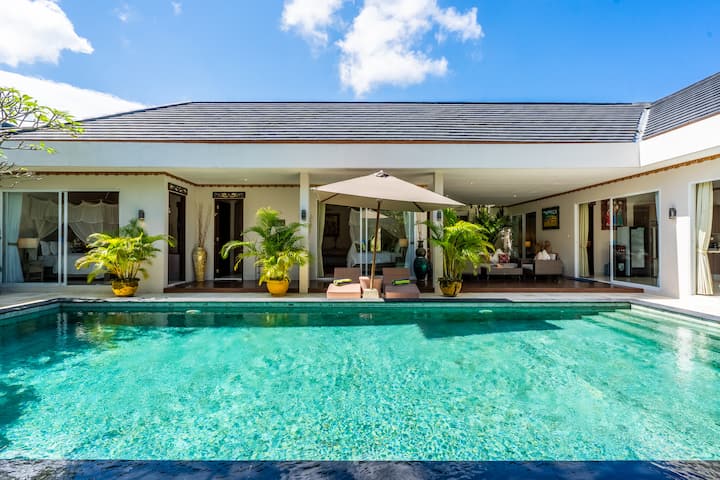 Spacious 9br Villa For Big Groups In Seminyak - Seminyak