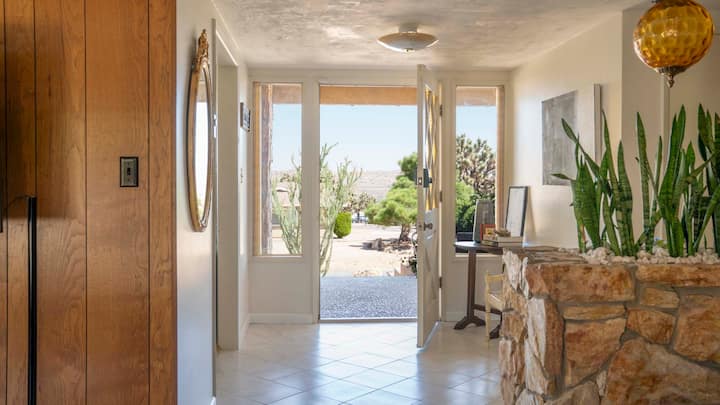 Grandma Chic Style Home Near Jt With Spa And Pool - Yucca Valley, CA