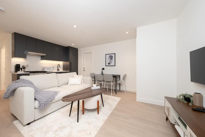 Brand New Cozy Suite Near Collingwood School - West Vancouver