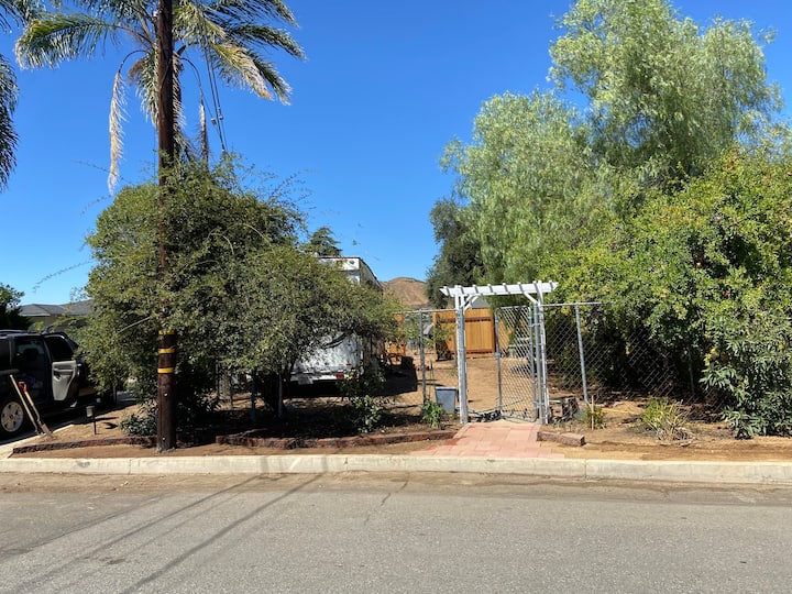Travel Trailer/toy Hauler - Oak Glen, CA