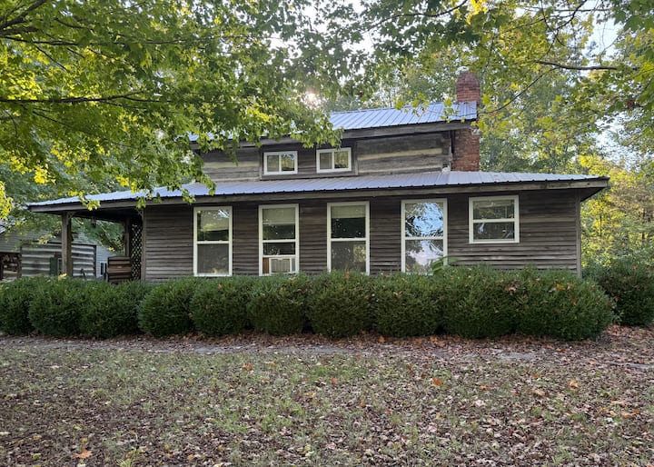 Olde Squat Inn — Gabe’s Cabin - Illinois