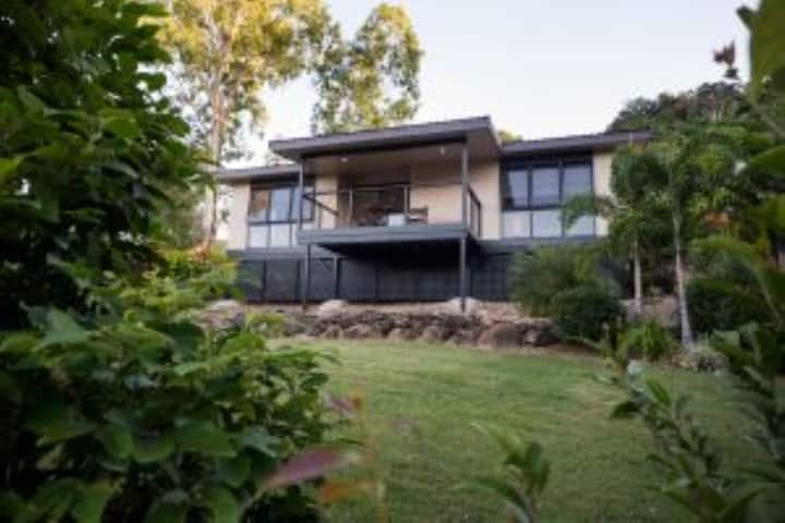 Seclude Rainforest Retreat - Hillside Haven - Proserpine