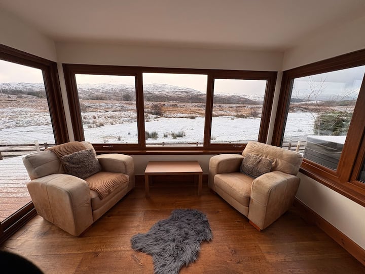 Charming Croft House With Hot Tub - Ardnamurchan