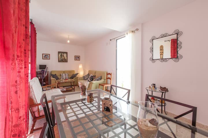 Gran Casa Duplex, Patio, Duplex Y Parking - Utrera