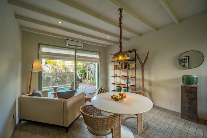2 Floor Studio • Central Seminyak • Walk To Beach - Australia