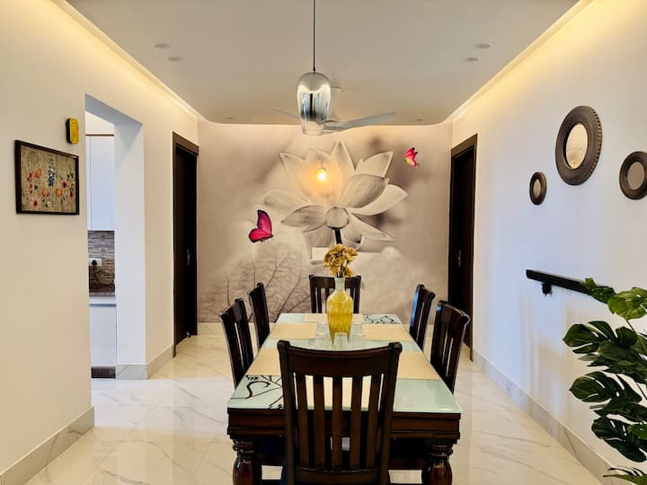 Sky-high Aravalli Oasis: 3br Luxe/ In Gurugram - Manesar