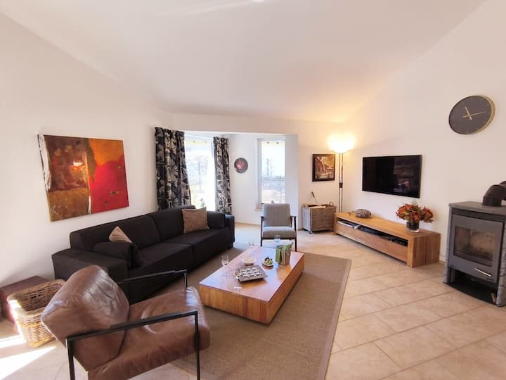 Luxuriöses, Familienfreundliches Ferienhaus ,Amy, - Gerolstein