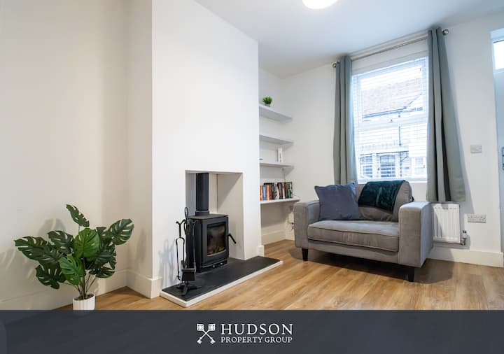 Central Oswestry 2 Bedroom House - Oswestry