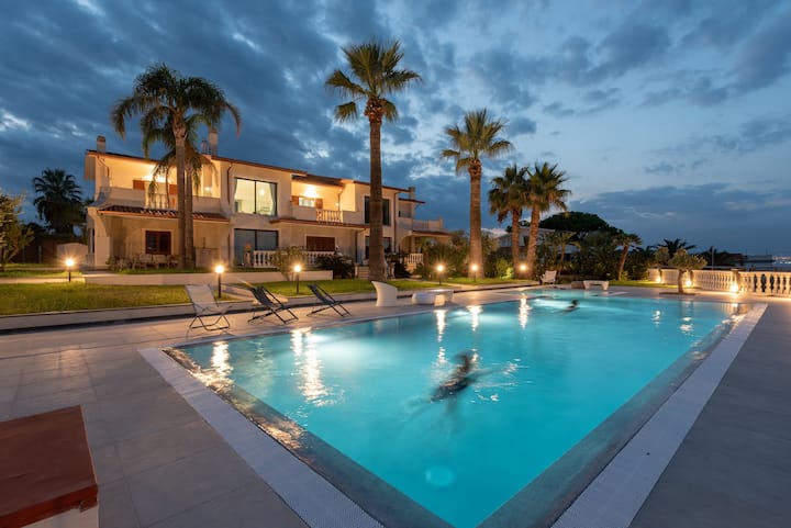 The View - Appartamento Fronte Mare Con Piscina - Augusta