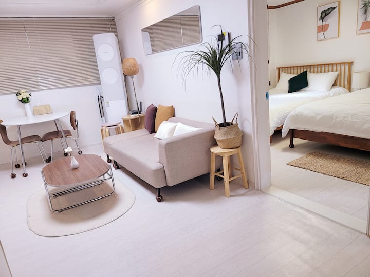 건대·성수10분  | 아차산역 도보4분 | 3룸 8인 | 가족.단체 |무료주차 - Seúl