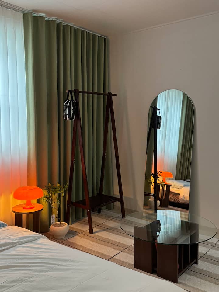 New 플라잉수원, 화성행궁 성곽 도보 5분! 월드컵경기장 인근 Safe&cozy Stay - Suwon-si