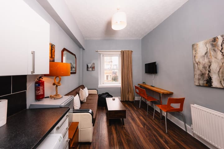 Cosy Apartment By Meadows 10 -