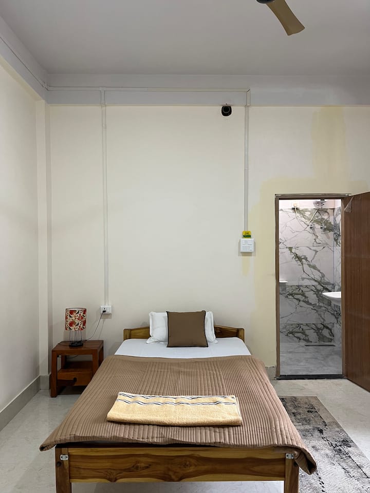 Room No-4 (Room In A House) - Tura