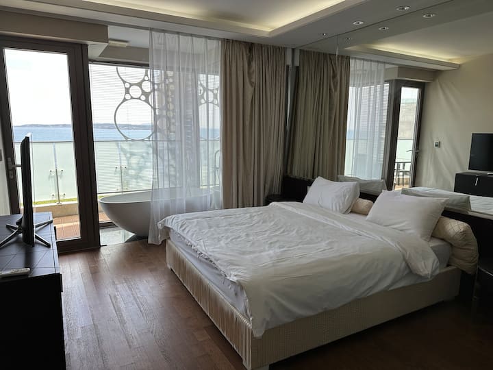 Sea View Room (2 Large Bedrooms With Livingroom) - Coreia do Sul