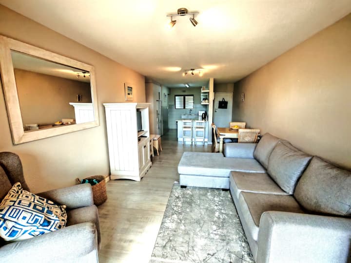 Mountain To Sea Apartment @ Plett Central - Keurboomstrand