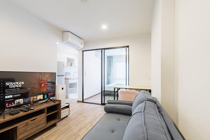 Luxury Ratchada Gympool Netflix 1living 1 Bed Mrt - Bangkok