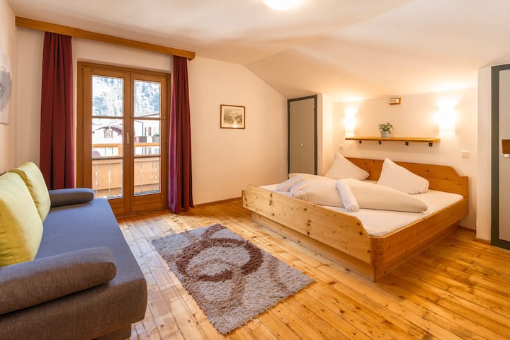 B&b Das Cityhouse - Triple Room W/shared Bathroom - Mayrhofen