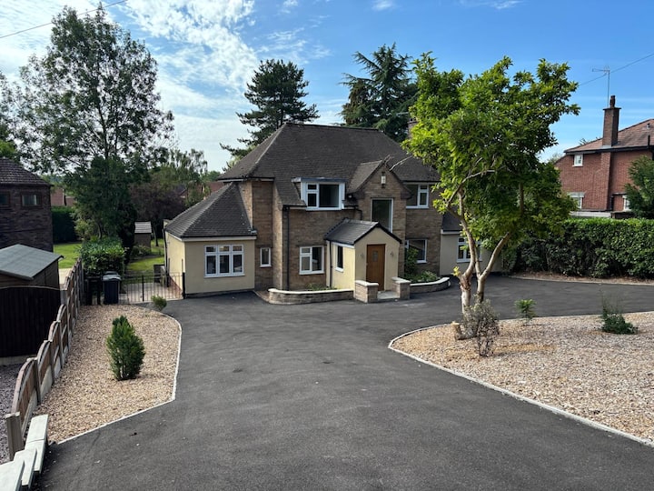 Green Valley - 6 Bedrooms With Hot Tub - Belper