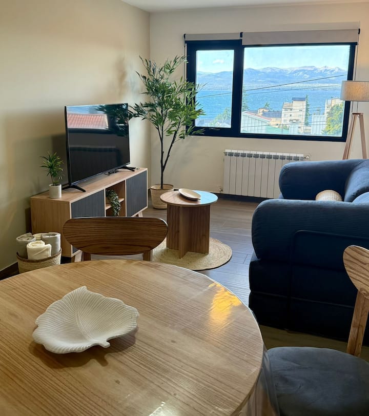 Depto. Céntrico, Renovado, Y Con Vista Al Lago! - Argentina