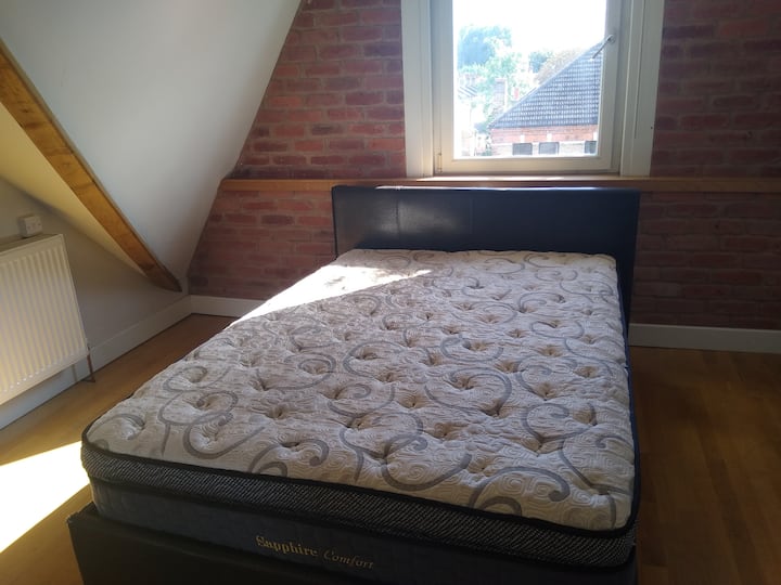 Furnished Double Bedroom - Bromley