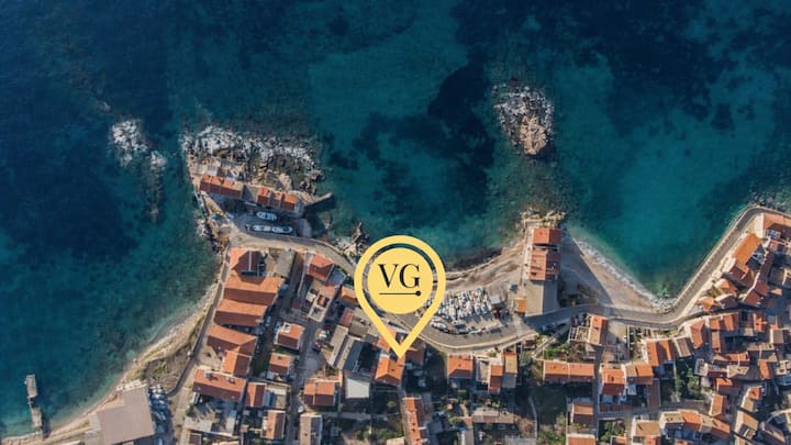 Villa Palazzo Antiqua Beachfront Vis By Villas Gui - Vis