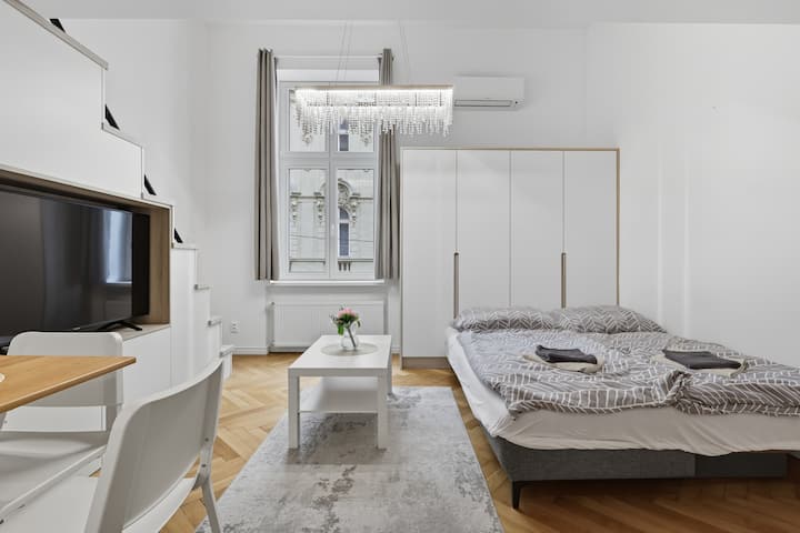 Moderný Prezidentský Apartmán S Výhľadom - Bratislava