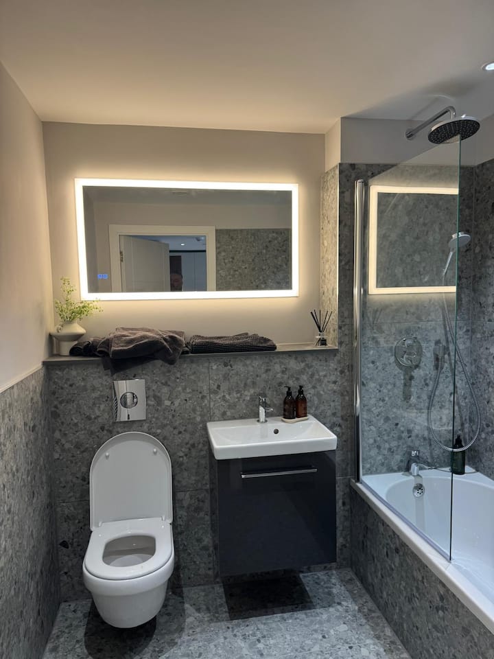 1 Bed Apartment In Belmont Uxbridge Pm2 - Uxbridge