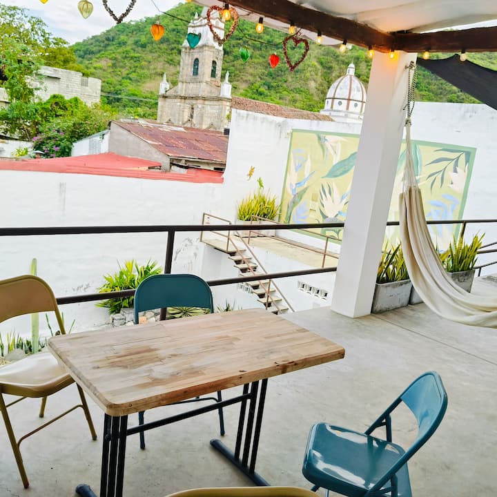 Casa Colonial, Zona Histórica De Honda. - Honda