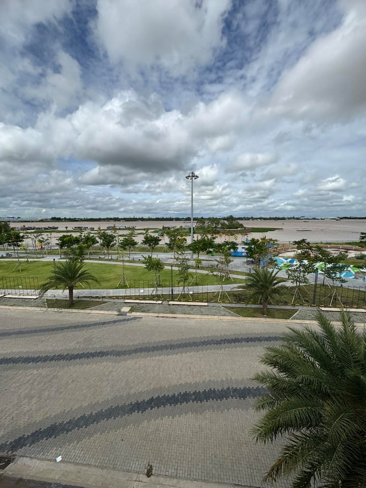 Two-bedroom Flat - River View, Elevator, Parking - An Châu