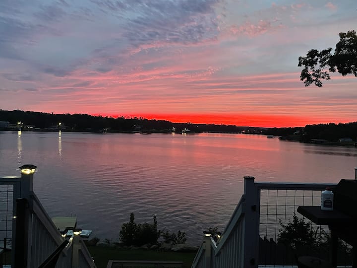 Sunset Haven/lakefront/private Dock/fire Pit /Pets - Lake Greenwood, SC