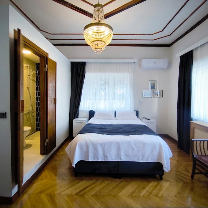 Mükemmel Konum, Benzersiz Mimari Ve Ada Atmosferi - Adalar