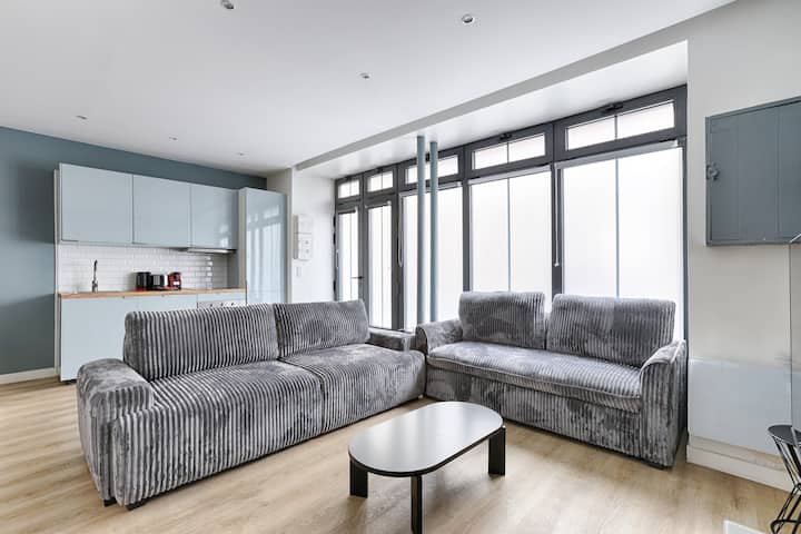 Appartement Au Coeur De Batignolles Avec Salon Tv - 