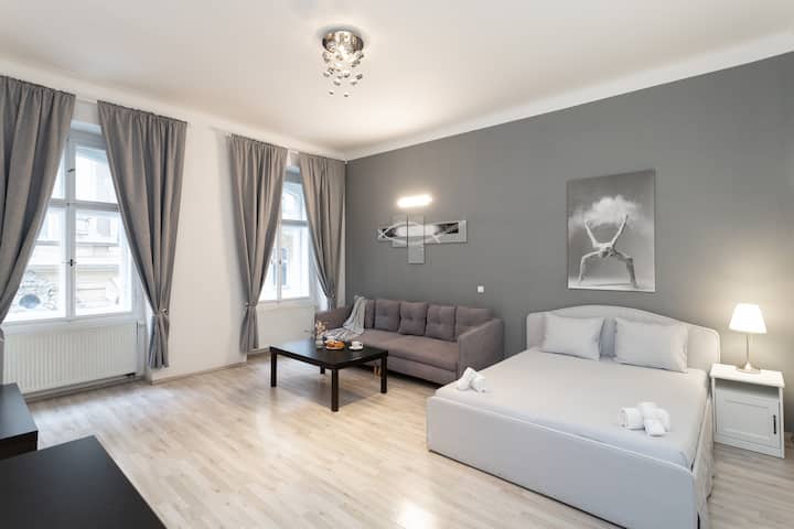 Wenceslas Square | Old Town | Central Prague - Praha