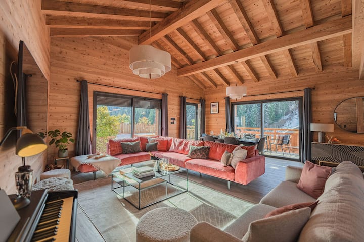 Chalet Mirail - Spacious & Luxurious, Great Views - Morzine