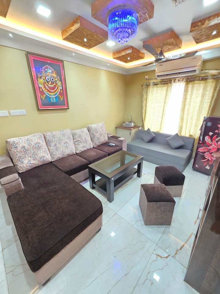 Elegant 1bhk Haven | 600m From Sea | Spacious - Puri