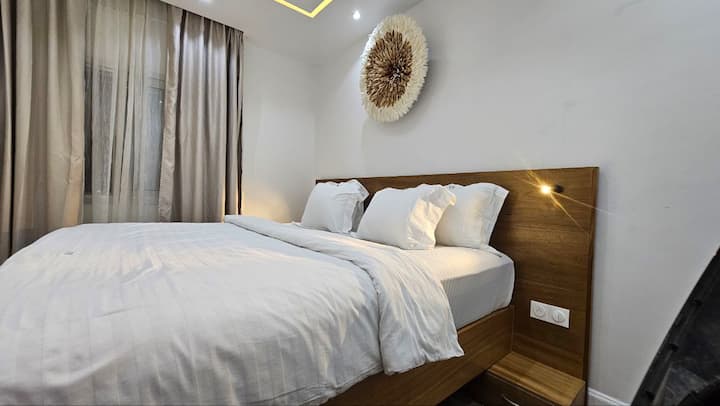 Studio Neuf-akwa Starlink Générateur - 24/24 - 7/7 - Douala