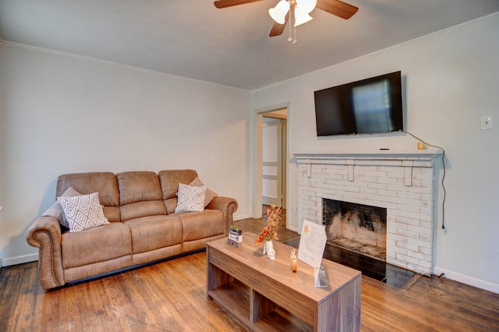 Classic Home In The Cradle Of Beautiful Valdosta - Valdosta, GA