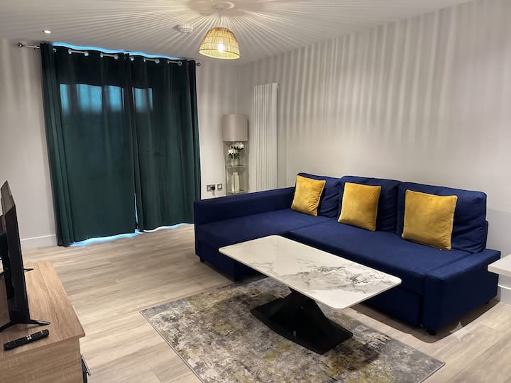 Uxbridge 2bhk Suite Pm10 - Uxbridge