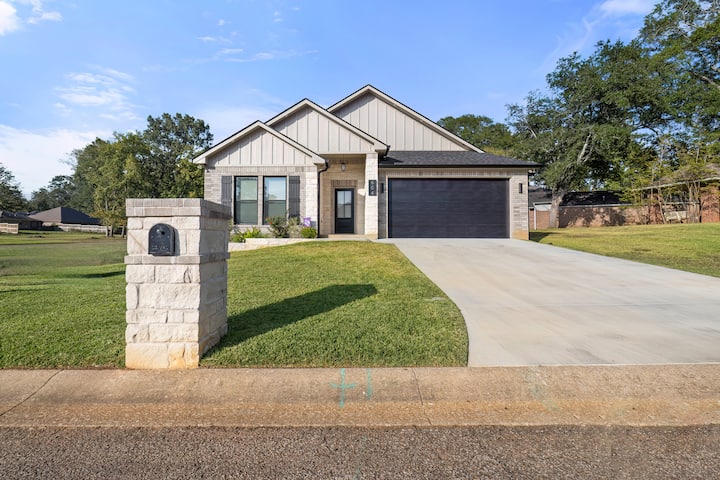 Lumberjack Lodge - Nacogdoches, TX