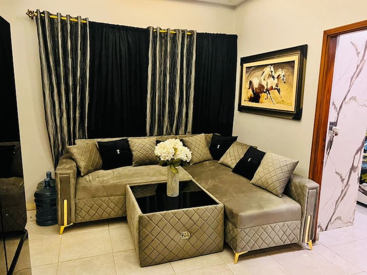 Sam Sunset Apartment - Karachi