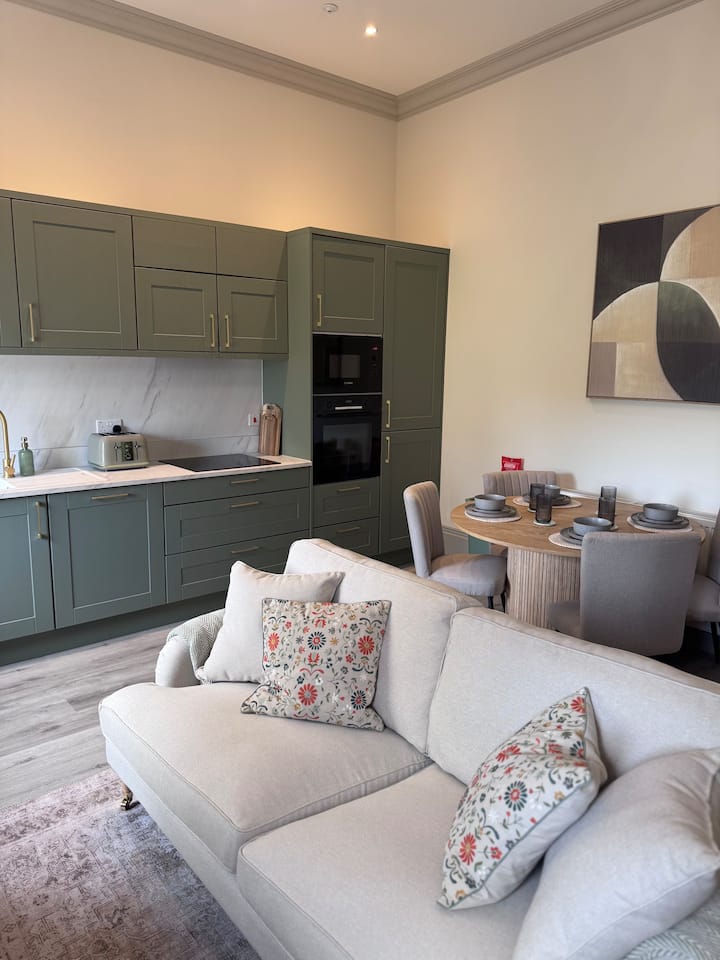 The Comet - Macaulay Letting - Helensburgh, UK