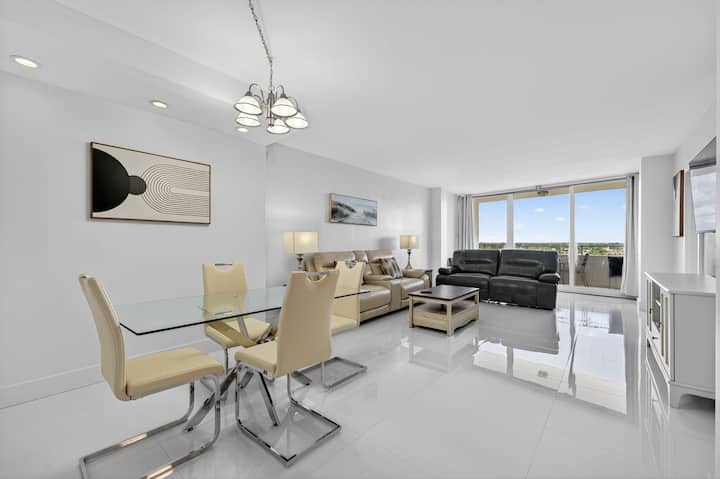 City Glow Suite - Fort Lauderdale