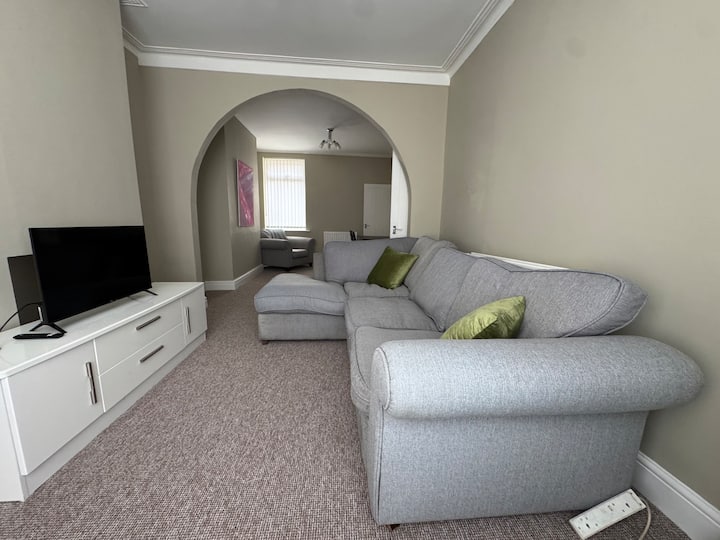 Homely 3 Bedroom House In Liverpool - Liverpool