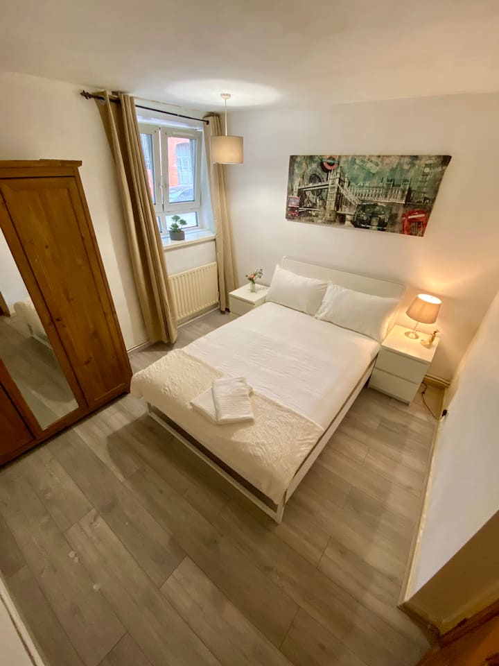 +Cosy 3br Flat Walk To Tower Bridge & Aldgate East - London