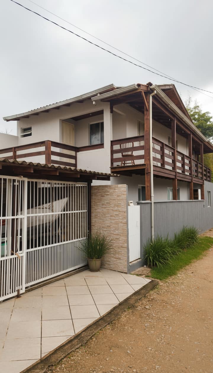 Ampla Casa De Praia Duplex - 20 M Do Mar - Palhoça