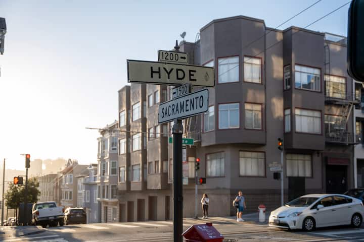 The Hydeaway San Francisco Nob Hill - San Francisco, CA