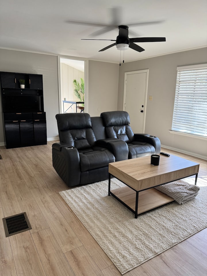 The Carol Cottage - Tyler, TX