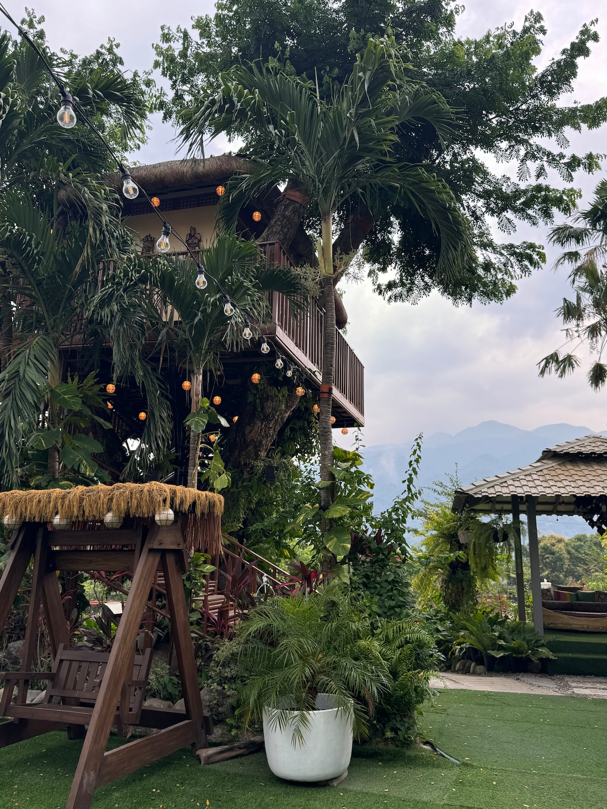 Balai Acacia: Treehouse Mt. Makiling View - Treehouses for Rent in Los ...